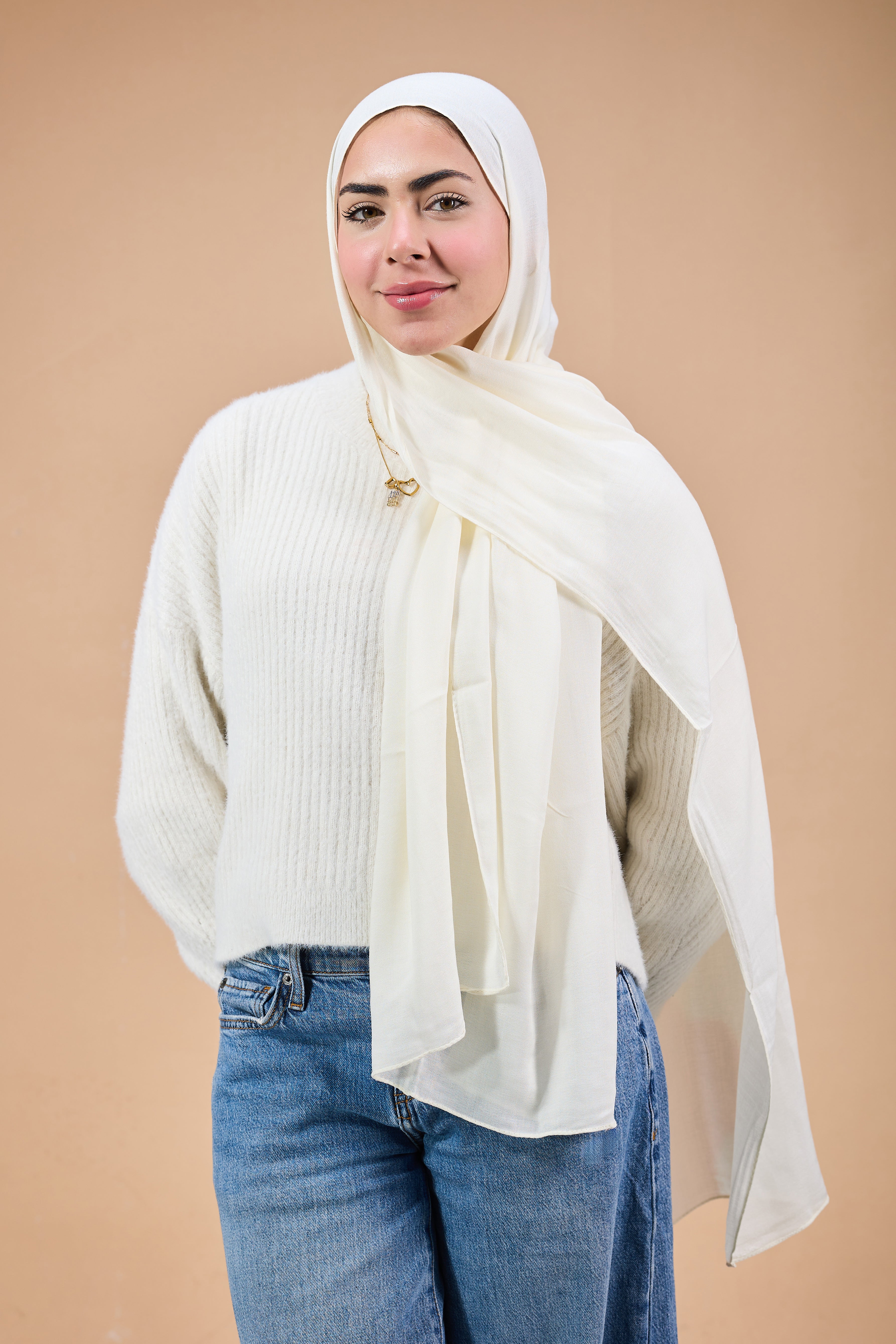 Warm White Elegance – rafif